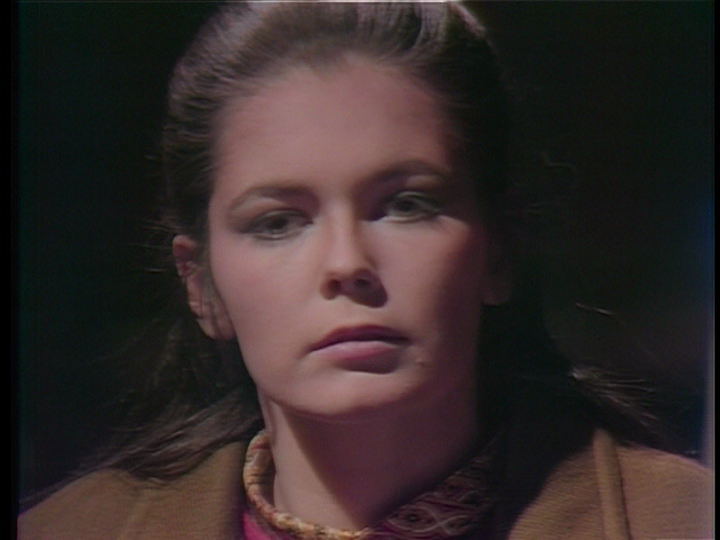 Shadows on the Wall: An Online Dark Shadows Fanzine: Very Victoria Winters