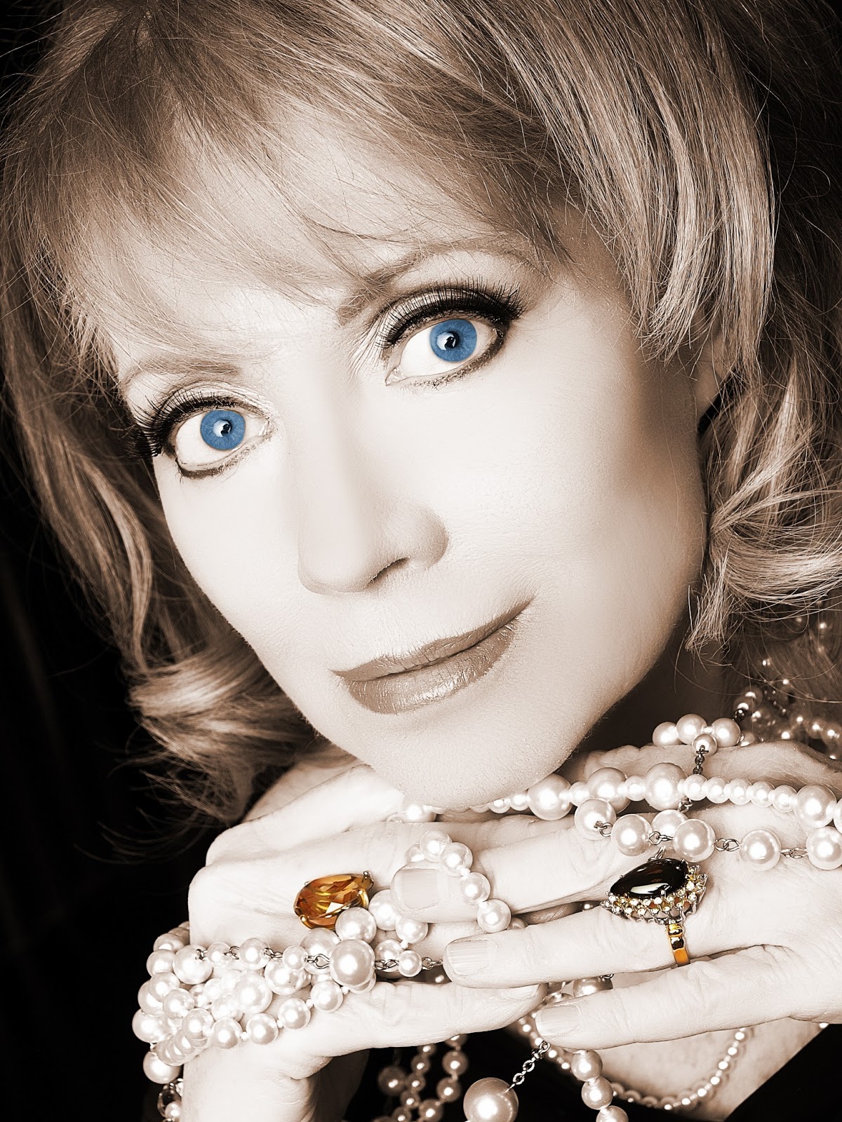 THE MAYBELLINE STORY : I hate to be pushy but if you Love Vintage ...