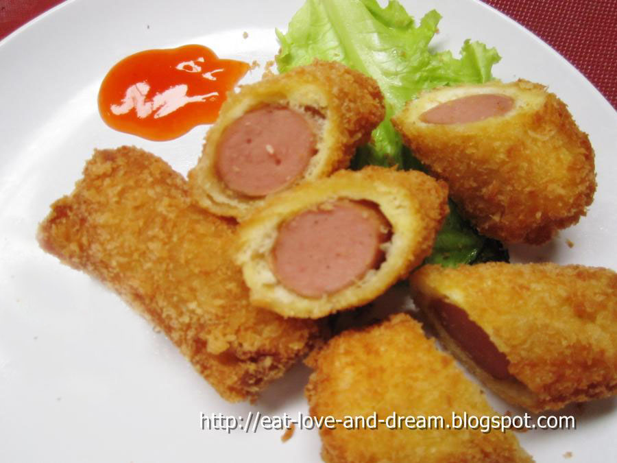 Eat, Love and Dream: Roti Gulung Sosis