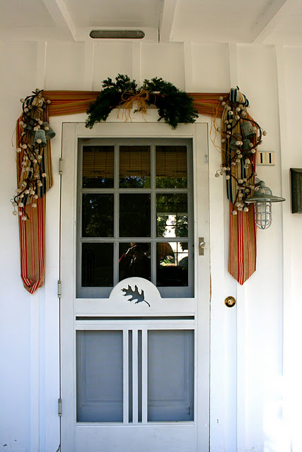 The Polished Pebble: Holiday Decorating Hee Bee Gee Bee's