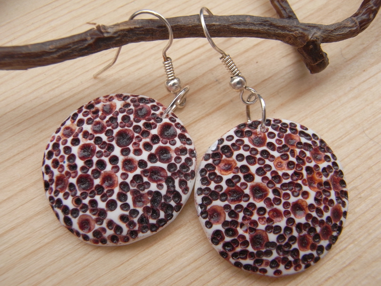 saraccino: Dots and more dots.