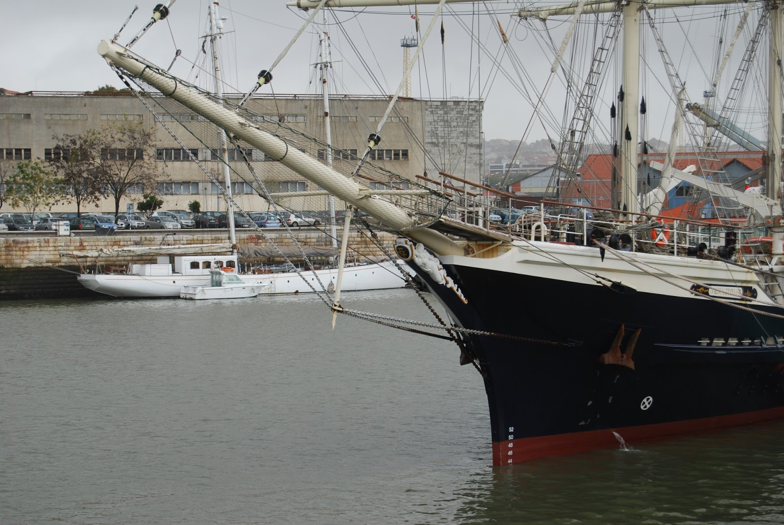 tall ships and the beauty of sailing: Tall Ship "TENACIOUS" at Lisbon