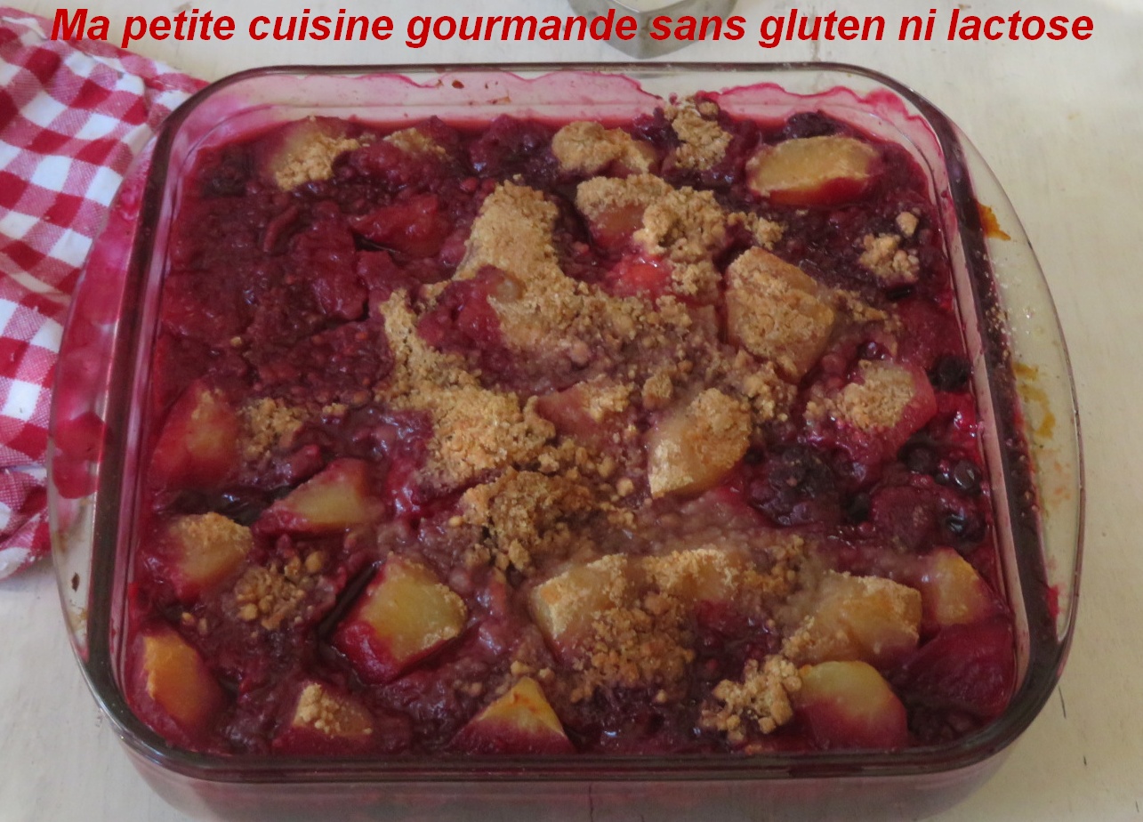 Crumble à la farine de châtaigne aux fruits rouges et aux pommes et ...