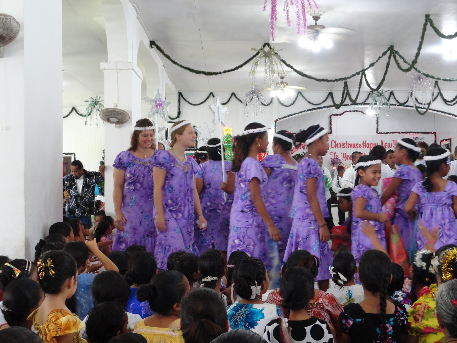 Traipsing With Kathy: Christmas Marching ~ a Kosraean tradition!