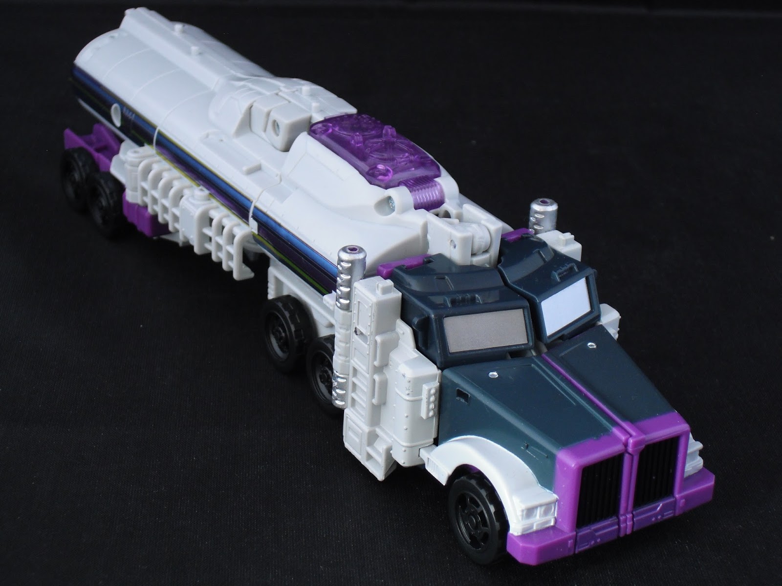 The HEXdidn't... TransFormers Collection Blog: Titans Return Octane & Murk