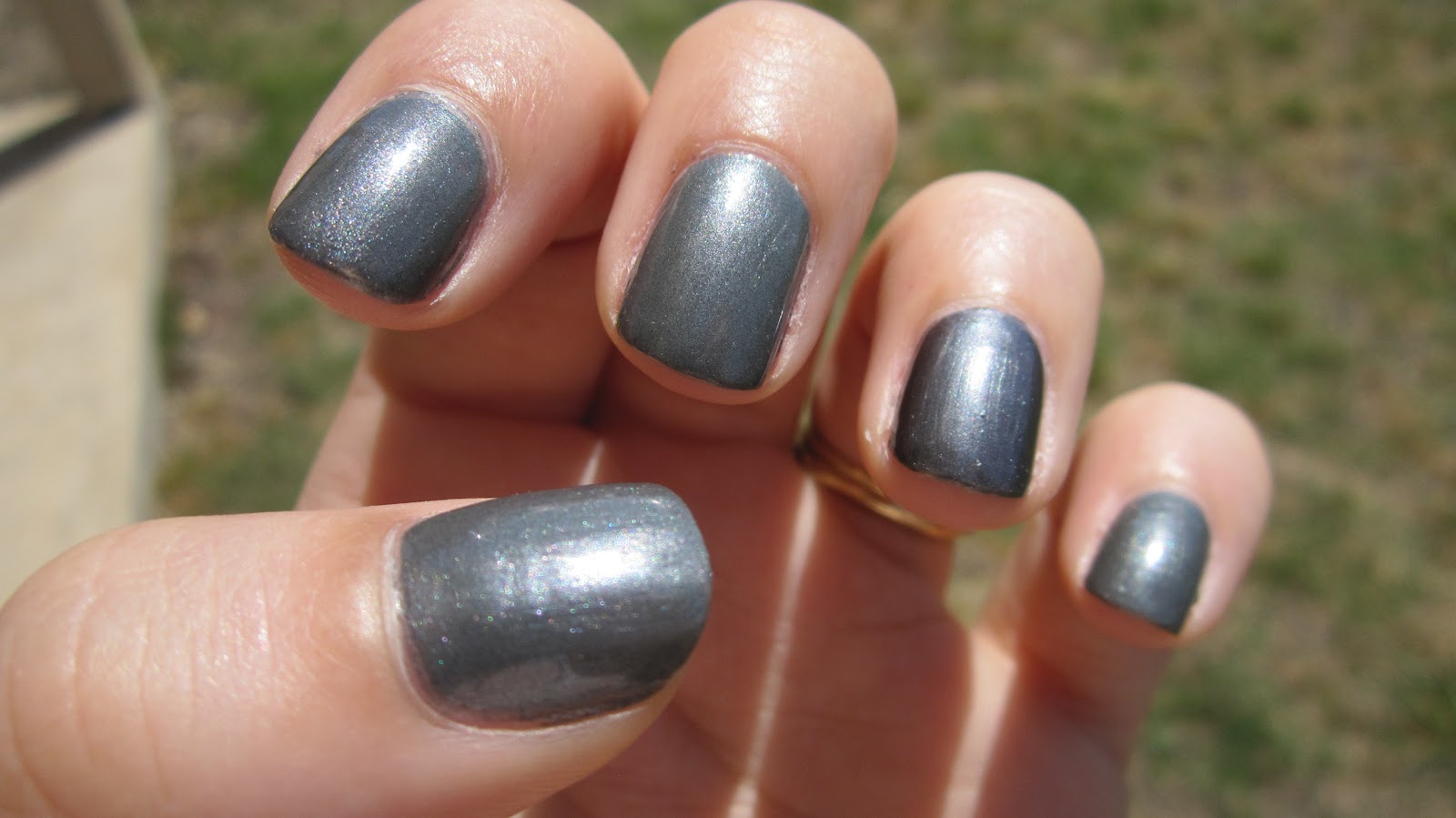 Glazed and Confused: Swatch Review of Zoya's Tao and Freja