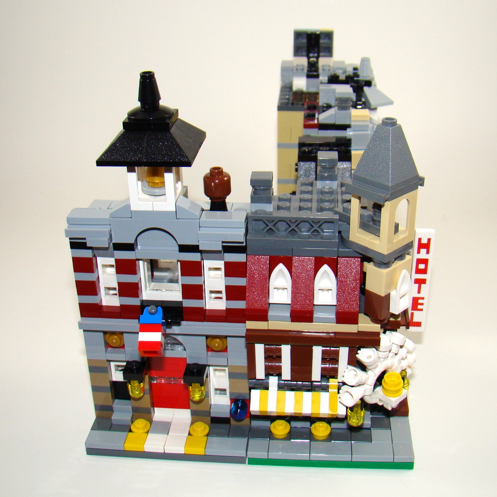 The Brick Collectors: Review - LEGO Mini Modulars - VIP Exclusive (10230)
