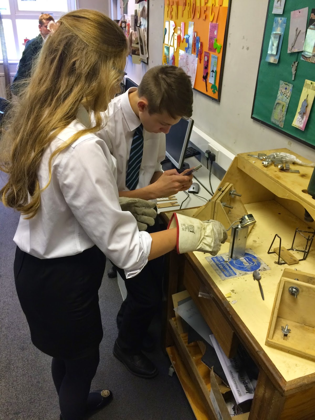 Silcoates DT Department: Pewter Casting with year 10