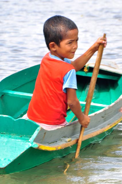 In Pinay's footsteps: LAYAG-LAYAG YELLOW BOAT VILLAGE: CHILDREN