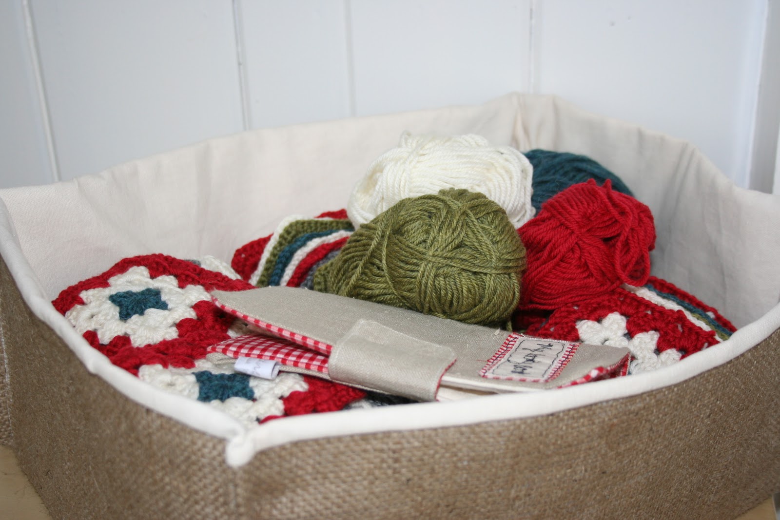 redneedle sewing: Handmade Monday - Fabric box