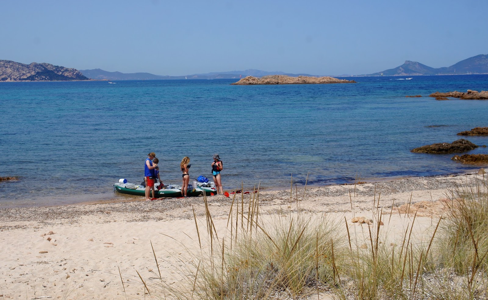 3 semaines de kayak gonflable en Sardaigne: 5 août: Punta Ruja - Punta ...