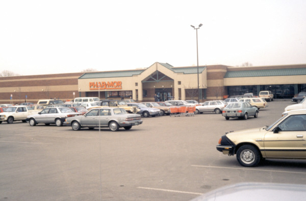 Trip to the Mall: Phar-Mor is Phar-"No-Mor"!