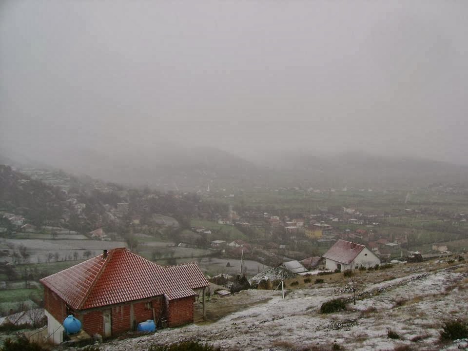 RRAJCA JONE: Rrajca nen petkun e bardhe