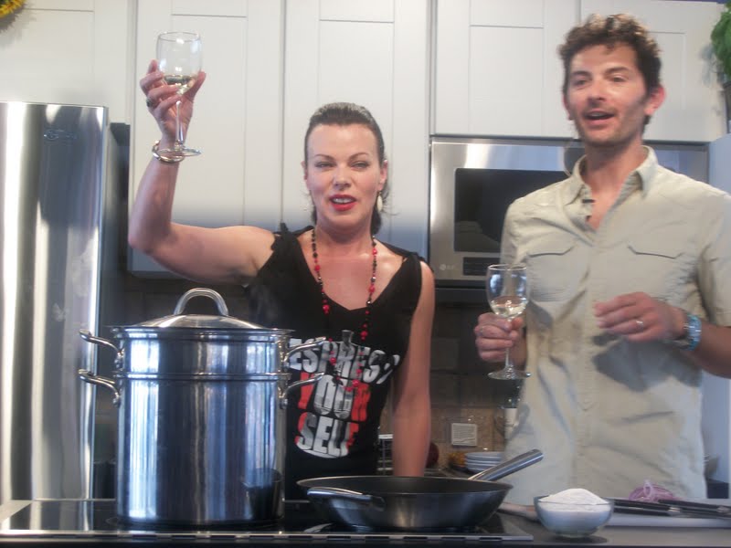 Sunshine Magazine Volume 2... Enjoy.... (:: SceneAroundTown.... Los ...