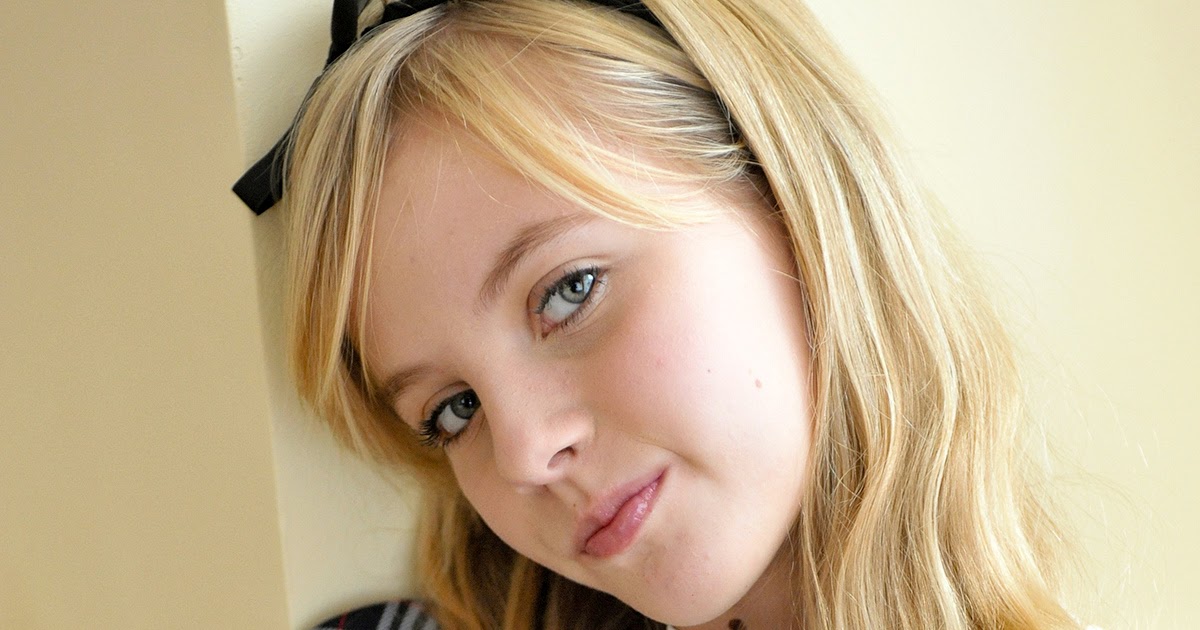 MODELOS LINDAS: SONYA M EN VESTIDO DE CUADROS