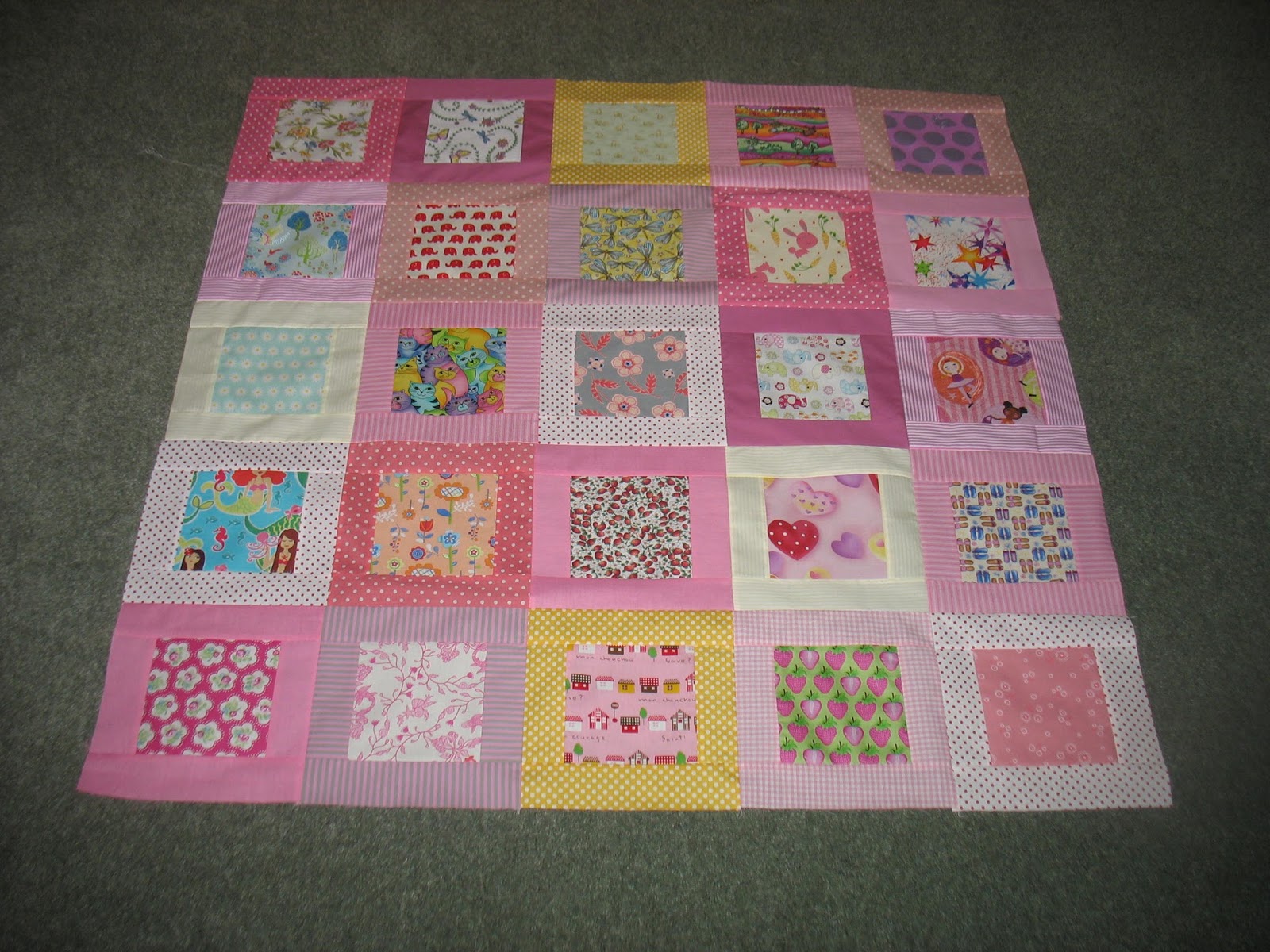 Koshka2 Quilts: Definitely a Girl's Happy Blocks quilt!