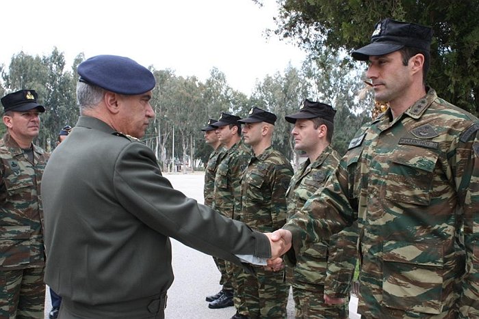 ΕΠΙΣΚΕΨΗ ΑΡΧΗΓΟΥ ΓΕΕΘΑ ΣΕ 2Η ΜΑΛ ΚΑΙ ΣΧΟΛΗ ΑΛΕΞΙΠΤΩΤΙΣΤΩΝ | KRANOSGR