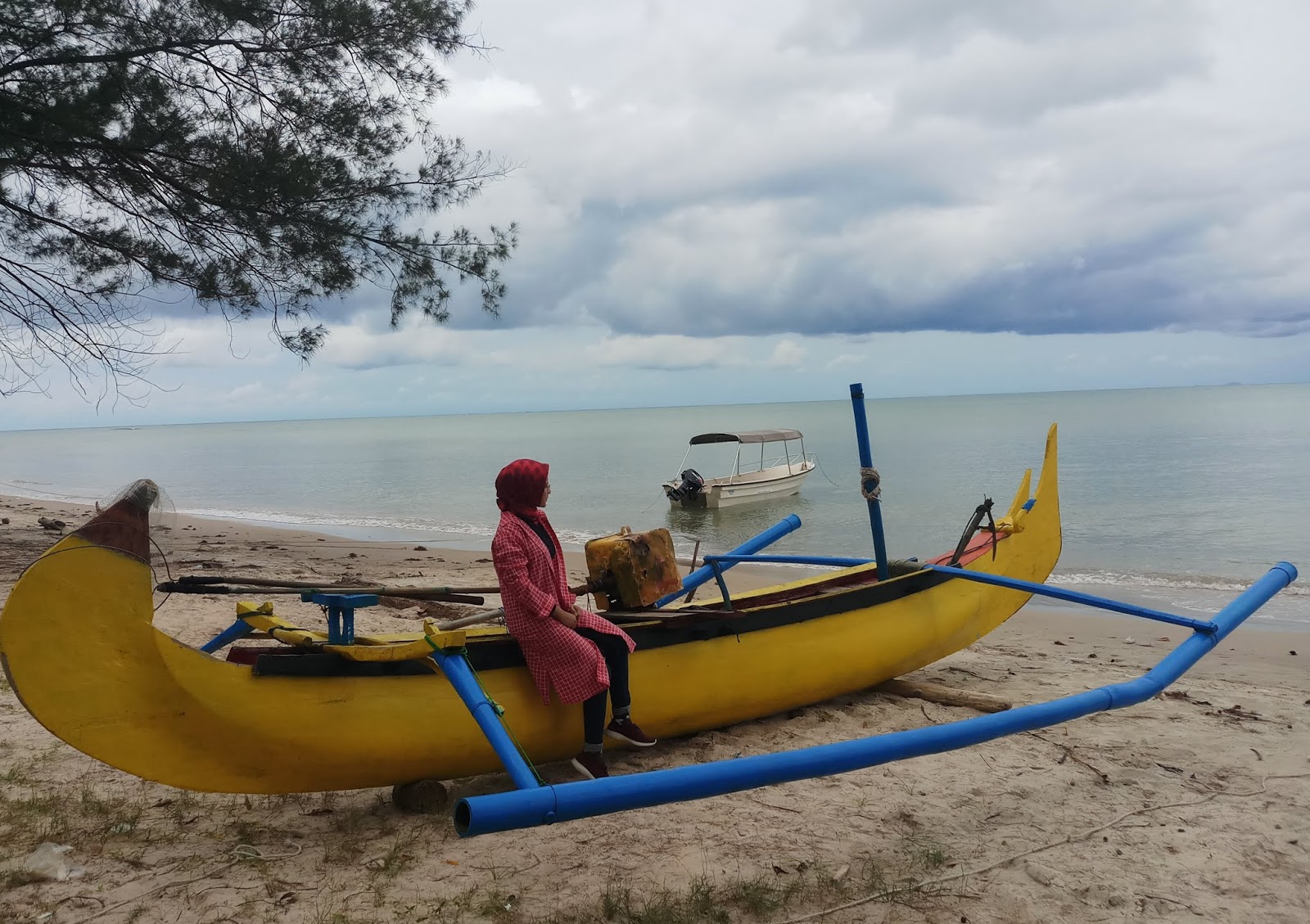 Travelplus Indonesia: Sensasi Mancing di Laut Naik Kater Ala Nelayan ...