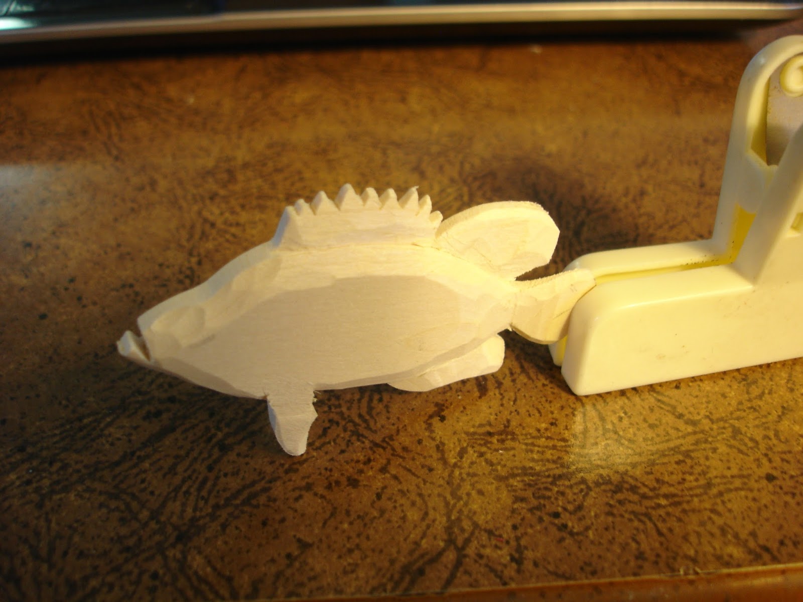 BEGINNERS CARVING CORNER AND BEYOND: Whittling Fish Pins - Triple Tail