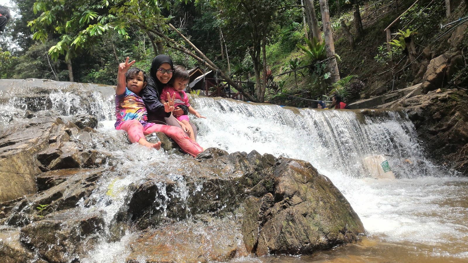 fiezabard: KEMENSAH WATERFALL, SATU LAGI TEMPAT PICNIC YANG MENARIK ...