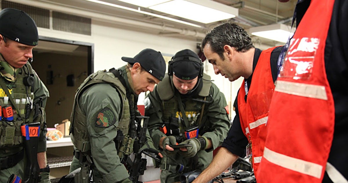 Guerreros de Élite: El Manual Básico de los SWAT nº7