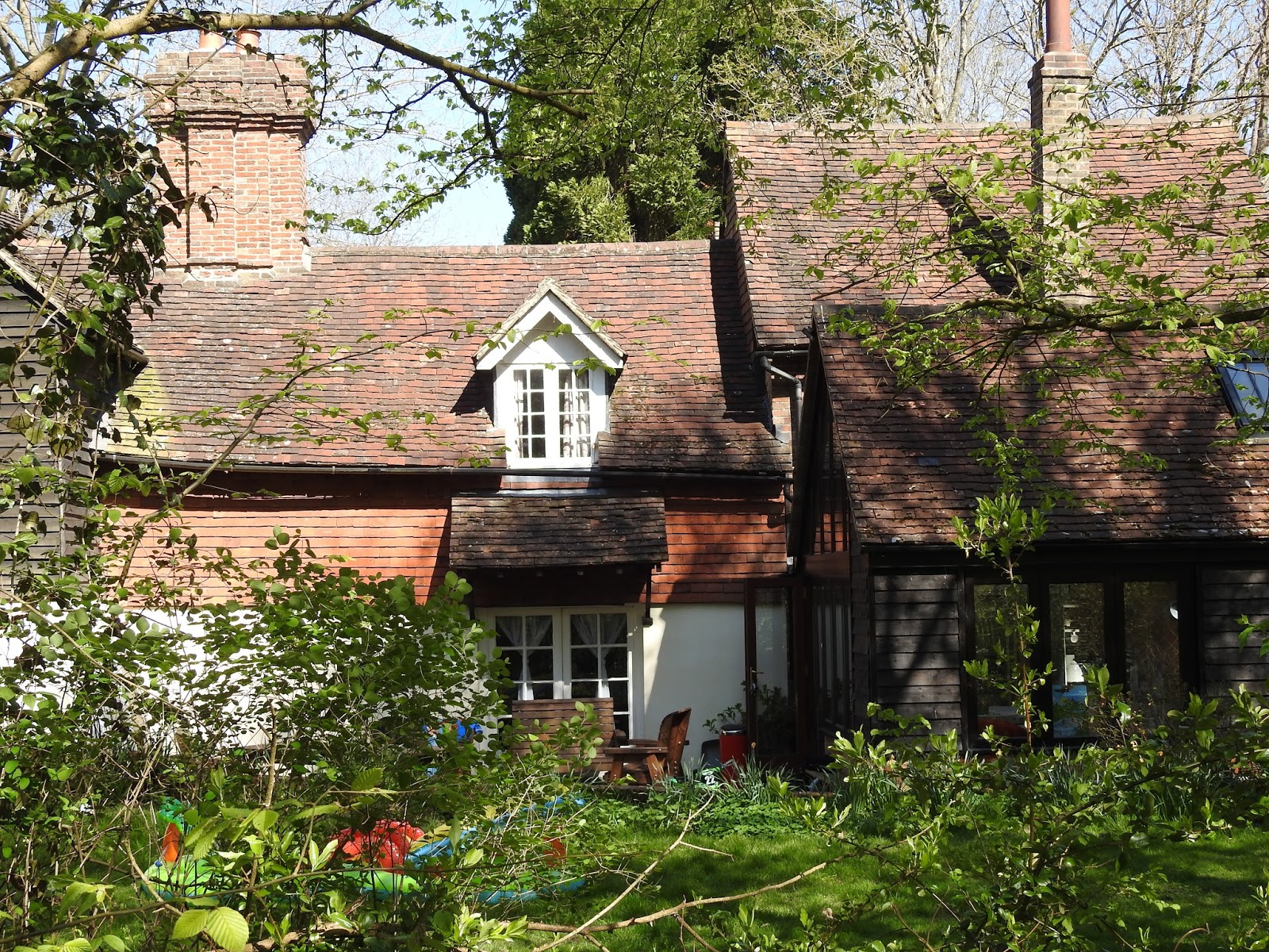 Crawley Old Town: THREE PICTURES: Newstead Lodge, Ifield