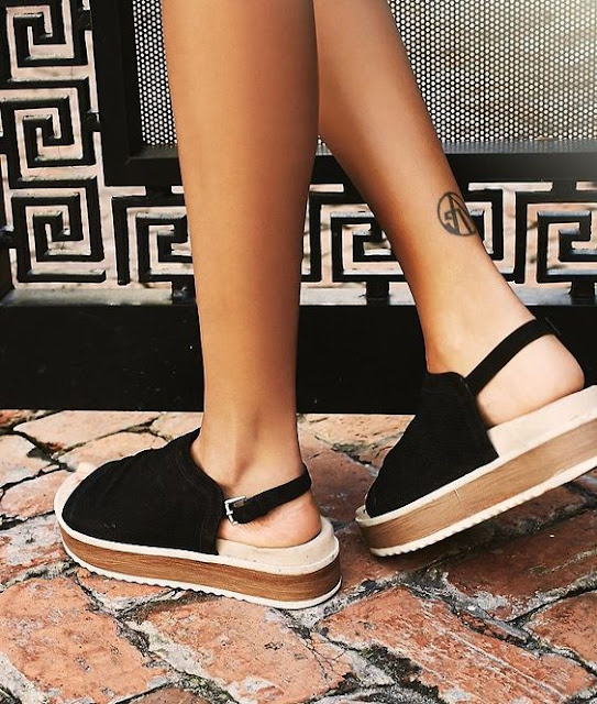 Wear the Flat Platform Sandal Trend! - Miss Rich