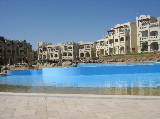 Famous Hotels: Royal Grand Azure Hotels