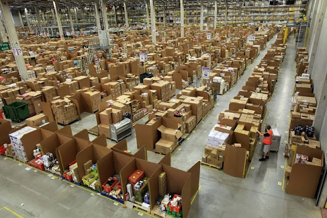Dentro de Almacenes de Amazon. ~ NewsTec