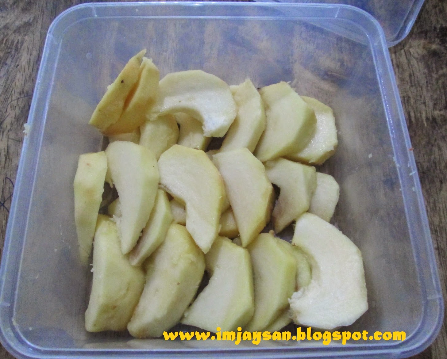 Sun Toes: How to eat a Mabolo Fruit