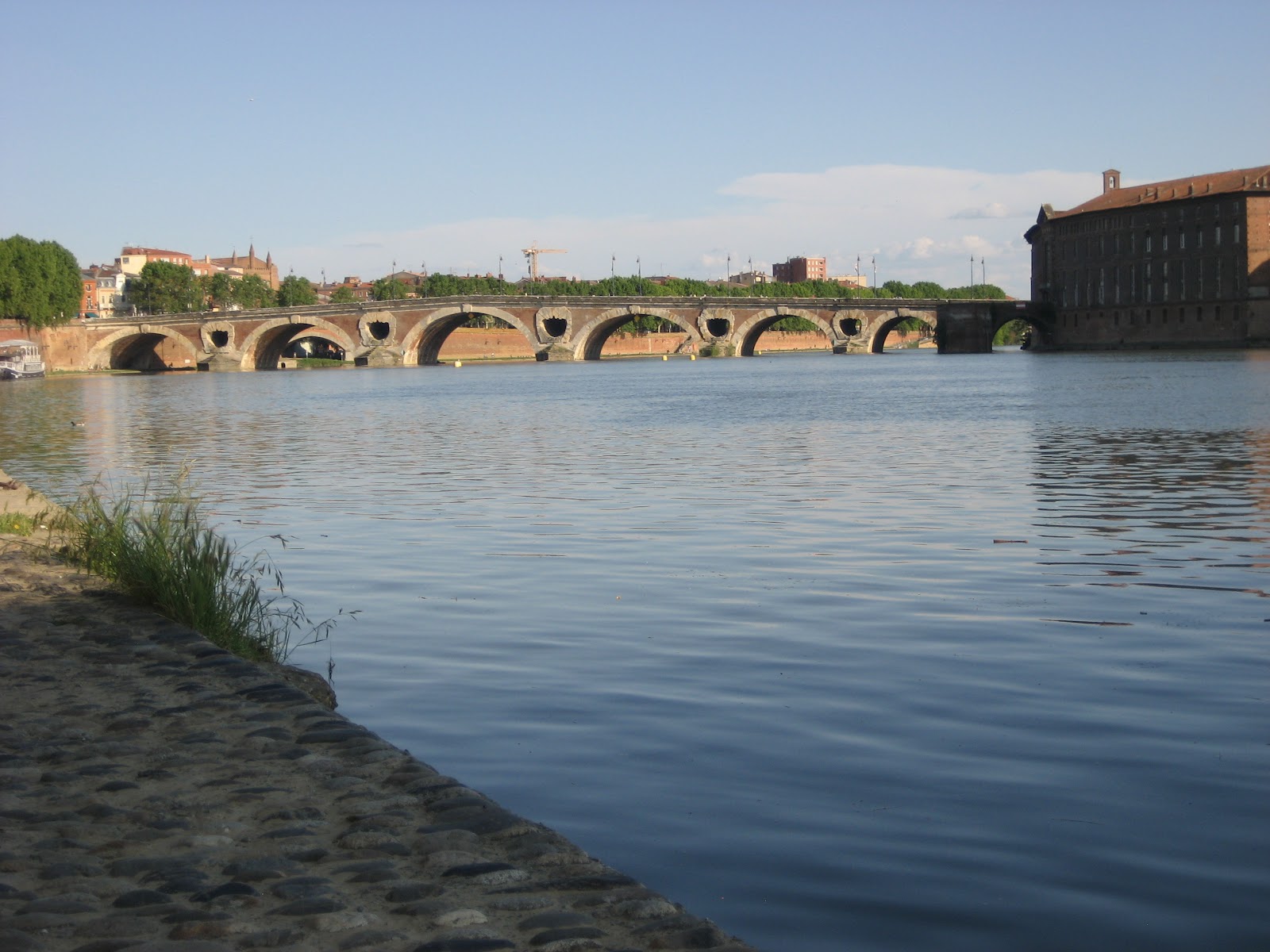 LiteraryJoint: La Garonne à Toulouse, a Poem (French)