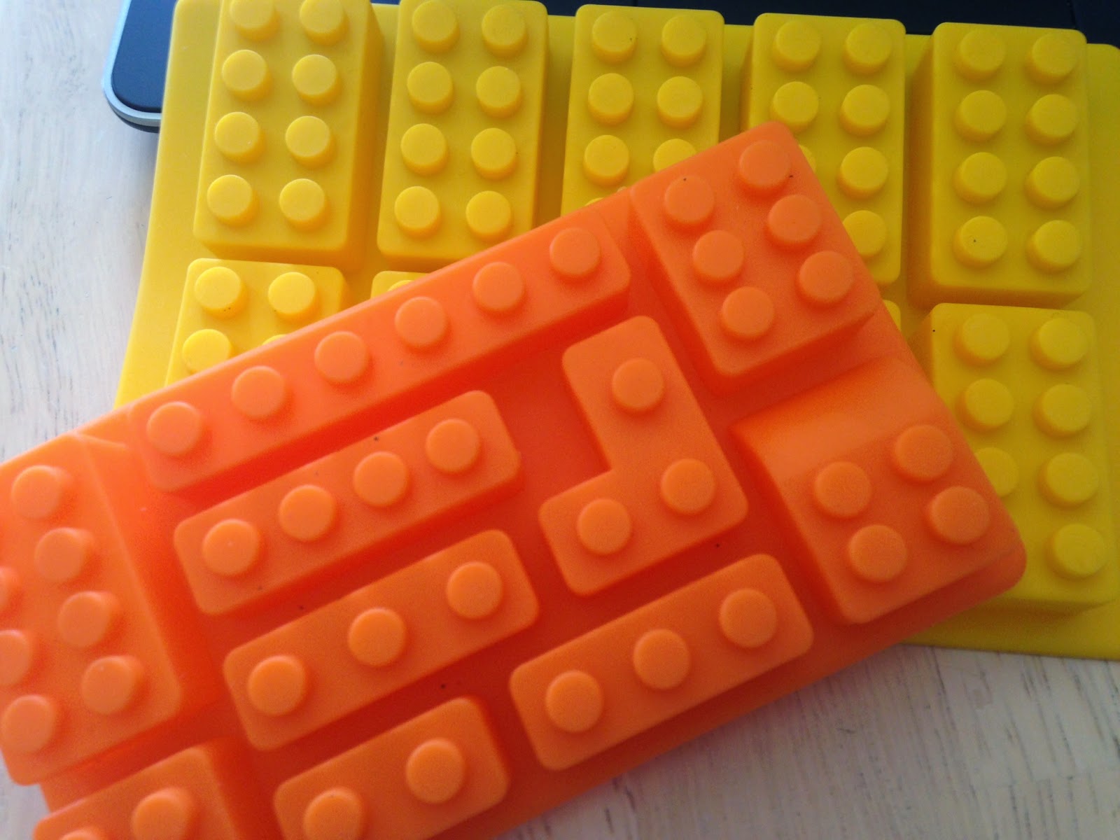 Outside the Box: Silicone Lego Style Mold Review by Crafty