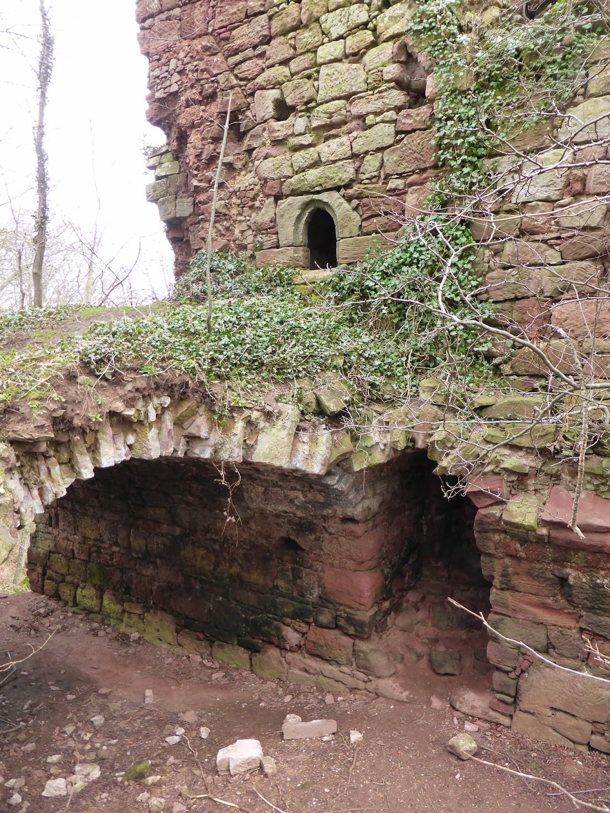 MTB Innerwick Stravaiger: The Goblin Ha' - Yester Castle.