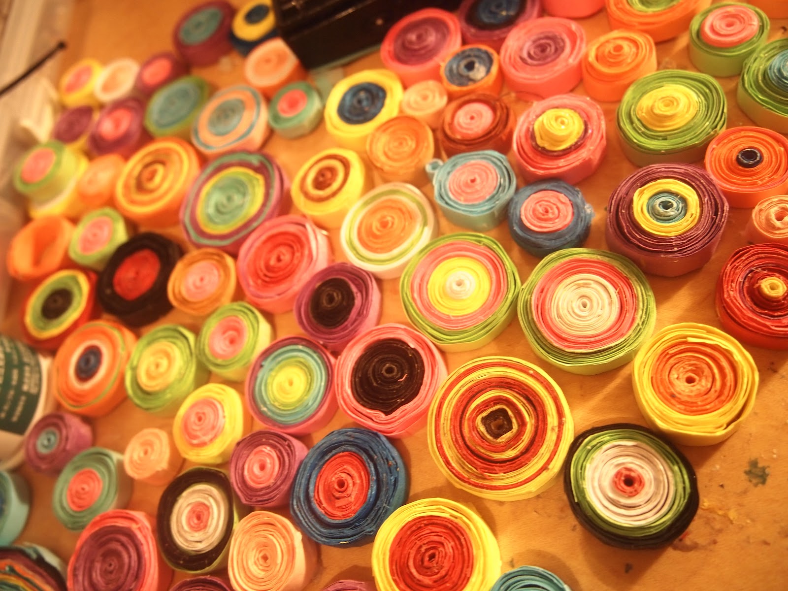 CREATE A HOBBY : Rolled Paper Crafts ..Colorful Vase