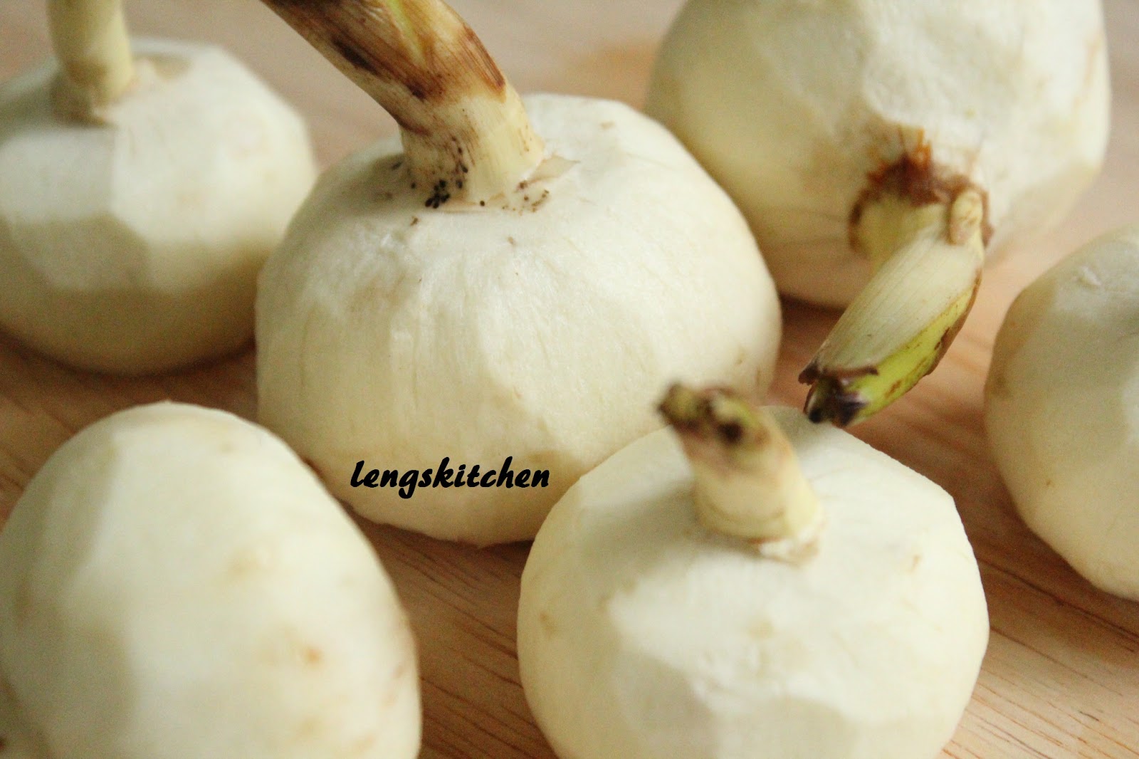 Kitchen Chaos: Ngaku (Arrowhead) Chips 炸芽菇饼 - Chinese New Year Series