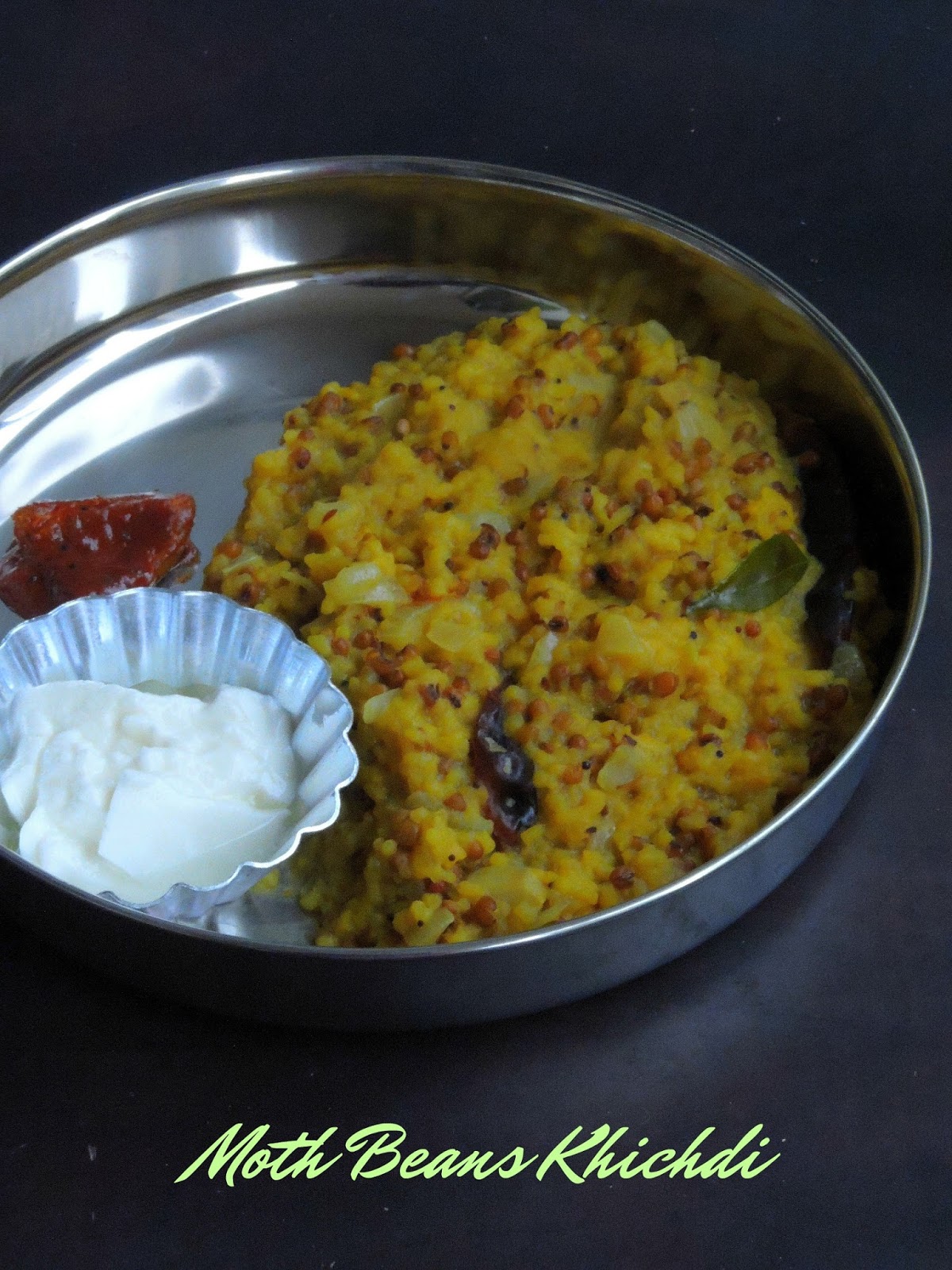 Priya's Versatile Recipes: Moth Beans Khichdi/Matki Khichuri