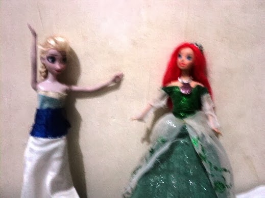 Knocked-off!: Bootleg Toy Review : Bootleg Elsa 12" doll