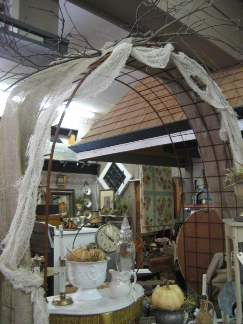 A Cottage Muse: vintage fall market weekend...