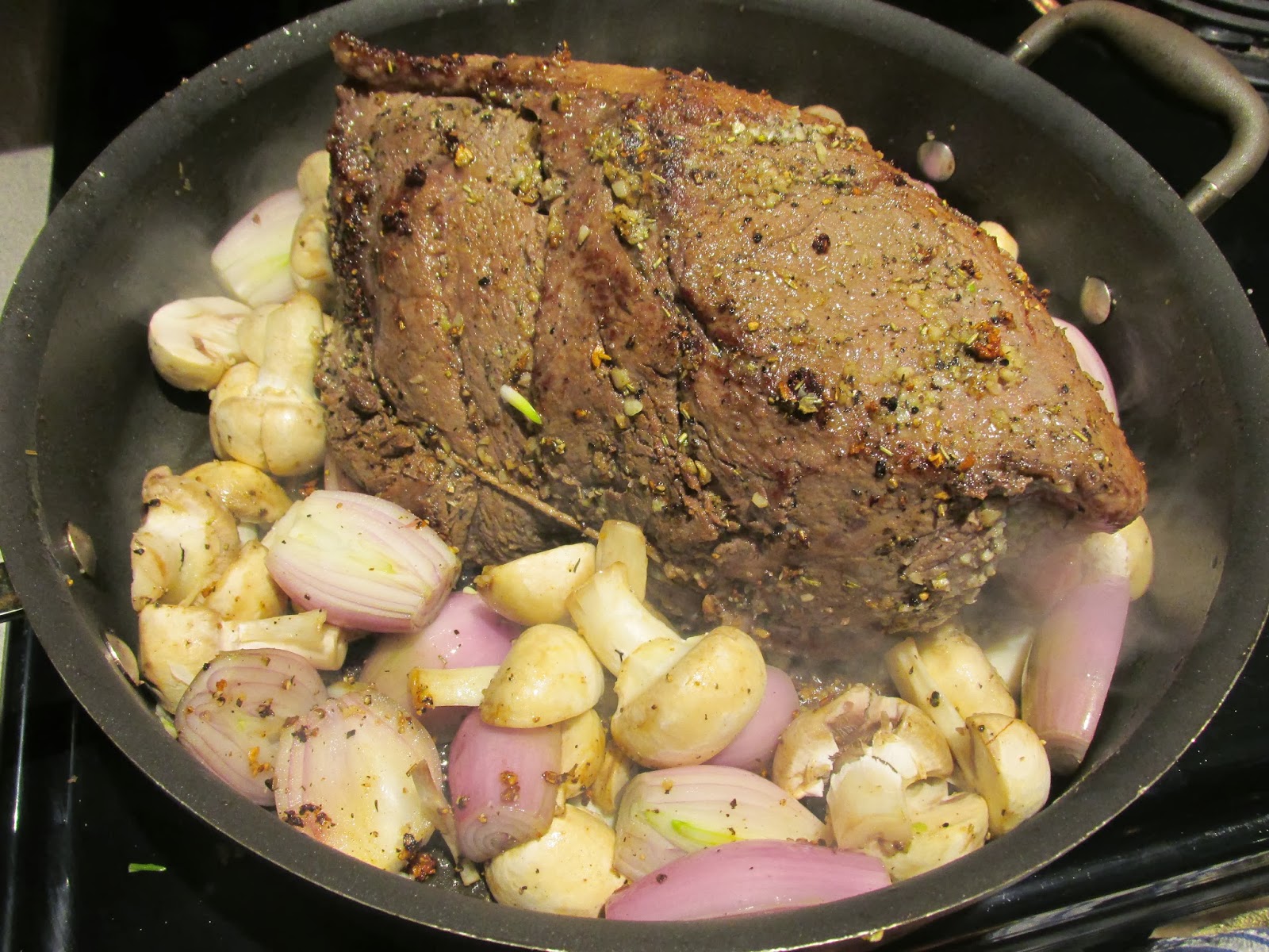 Gremlin Food Mom: Roasted Beef... Sunday Dinner Style!!