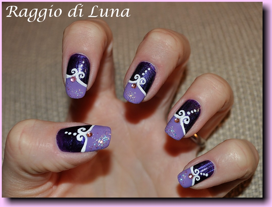 Raggio di Luna Nails: Curly purple manicure
