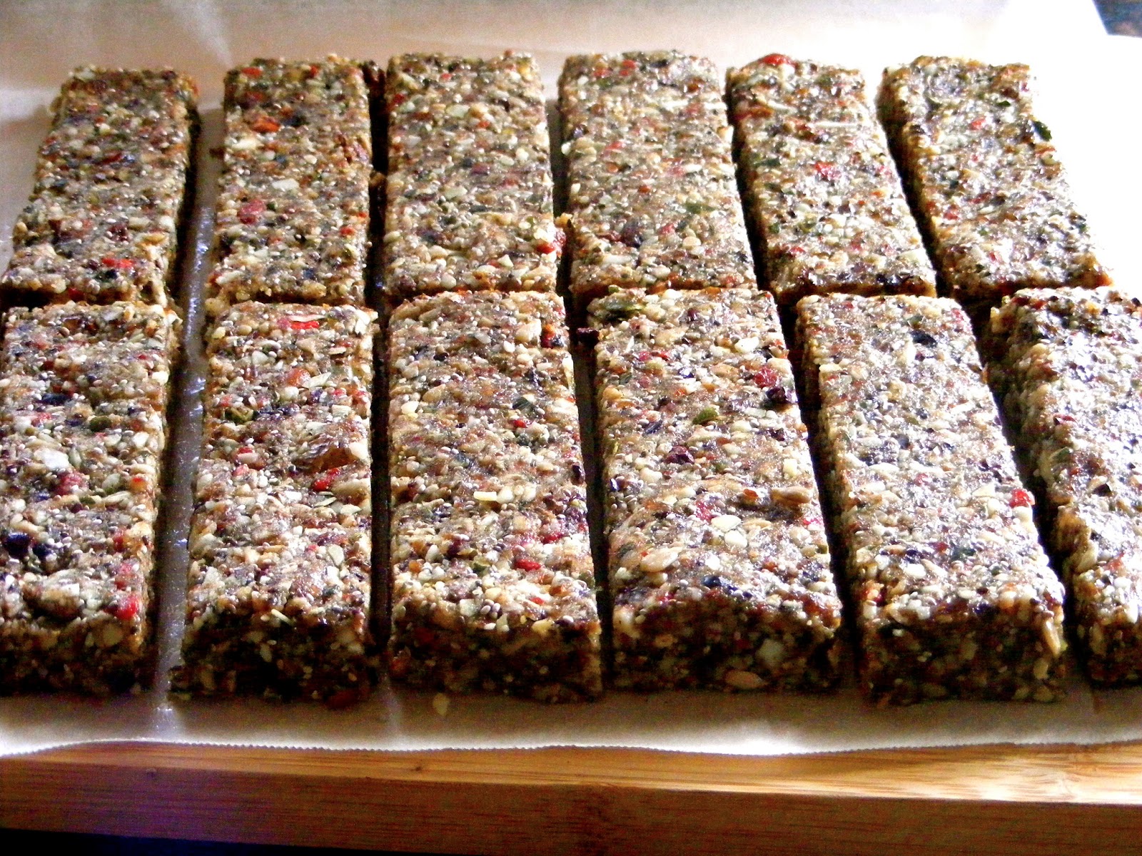 Organic Passion: Mixed seed bars topped with raw chocolate