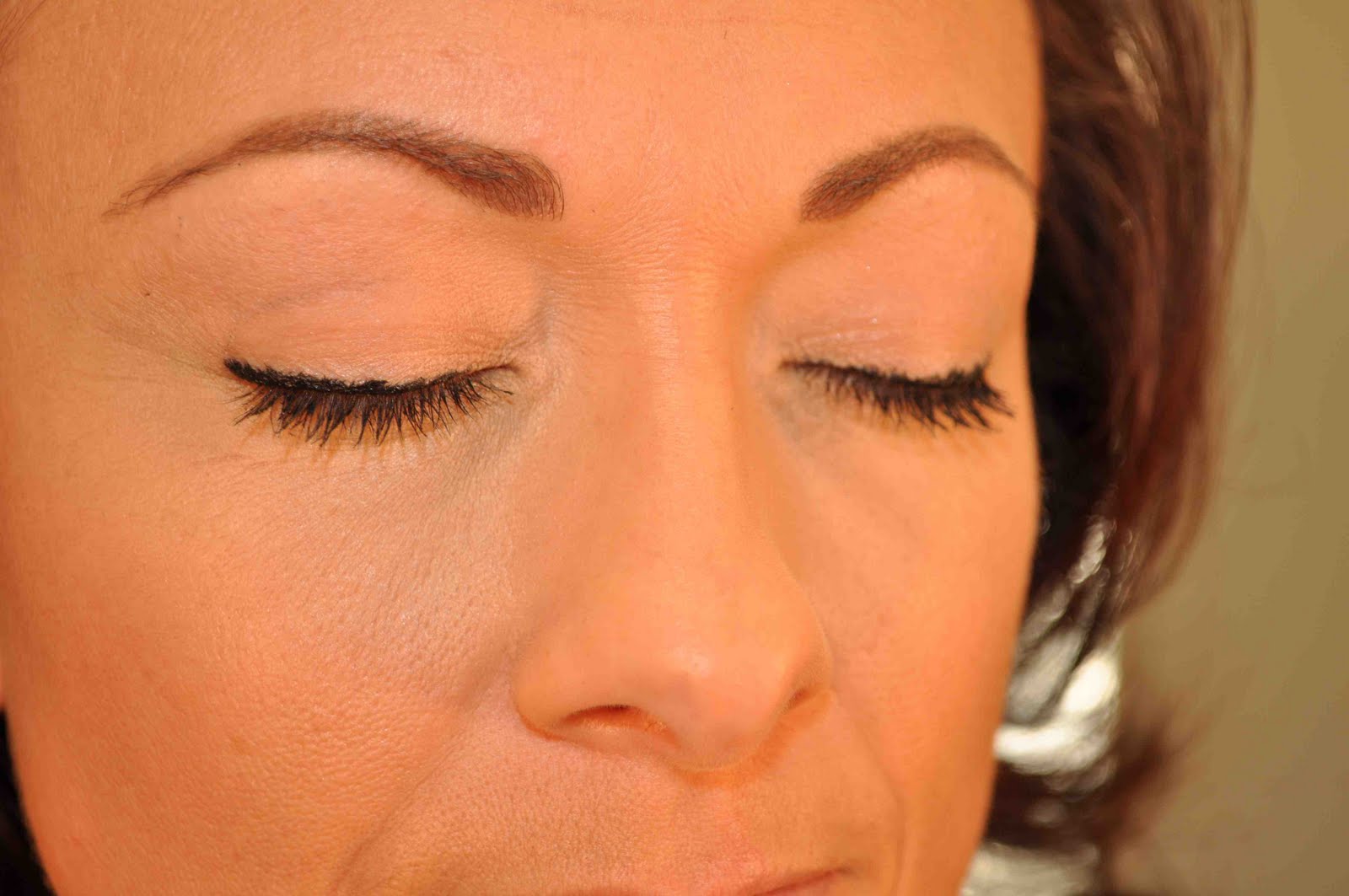 Paint me Perfect: Jessica Simpson's best assets + Nose hair waxing??