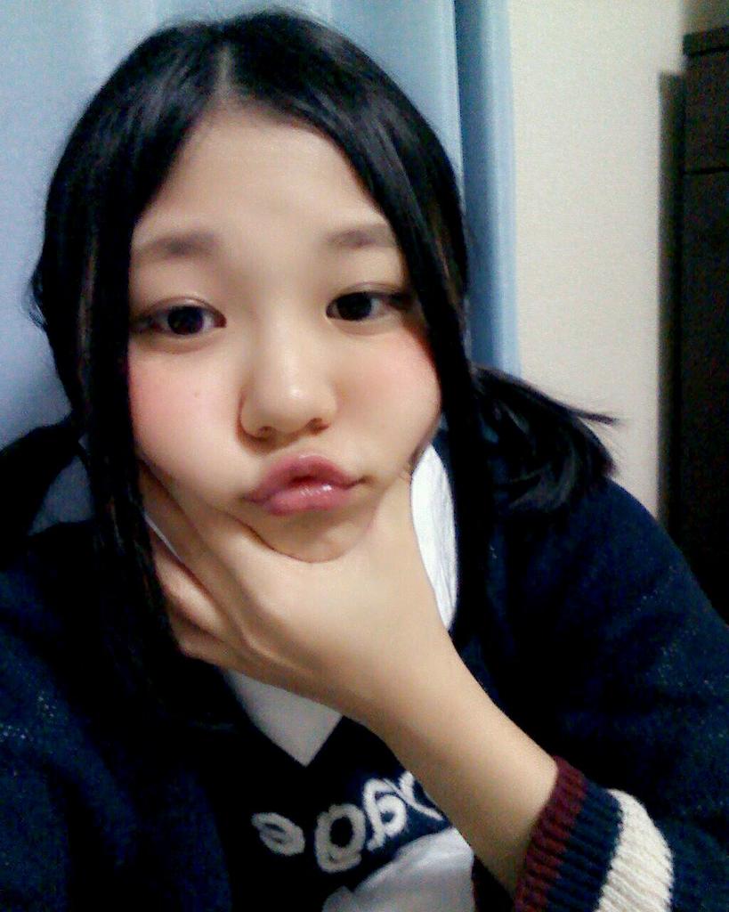 squish face: asian cheek squish