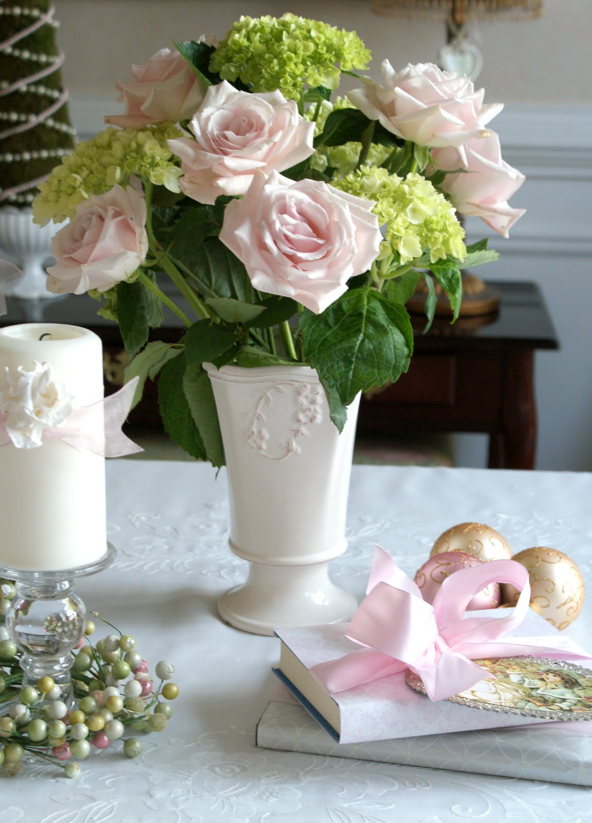 A Little Loveliness: A Book Club Christmas