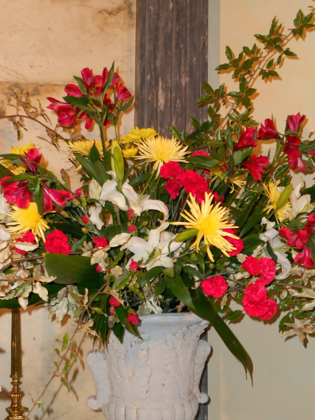 John Oliver Dowdle Interiors: Altar flowers Part 1