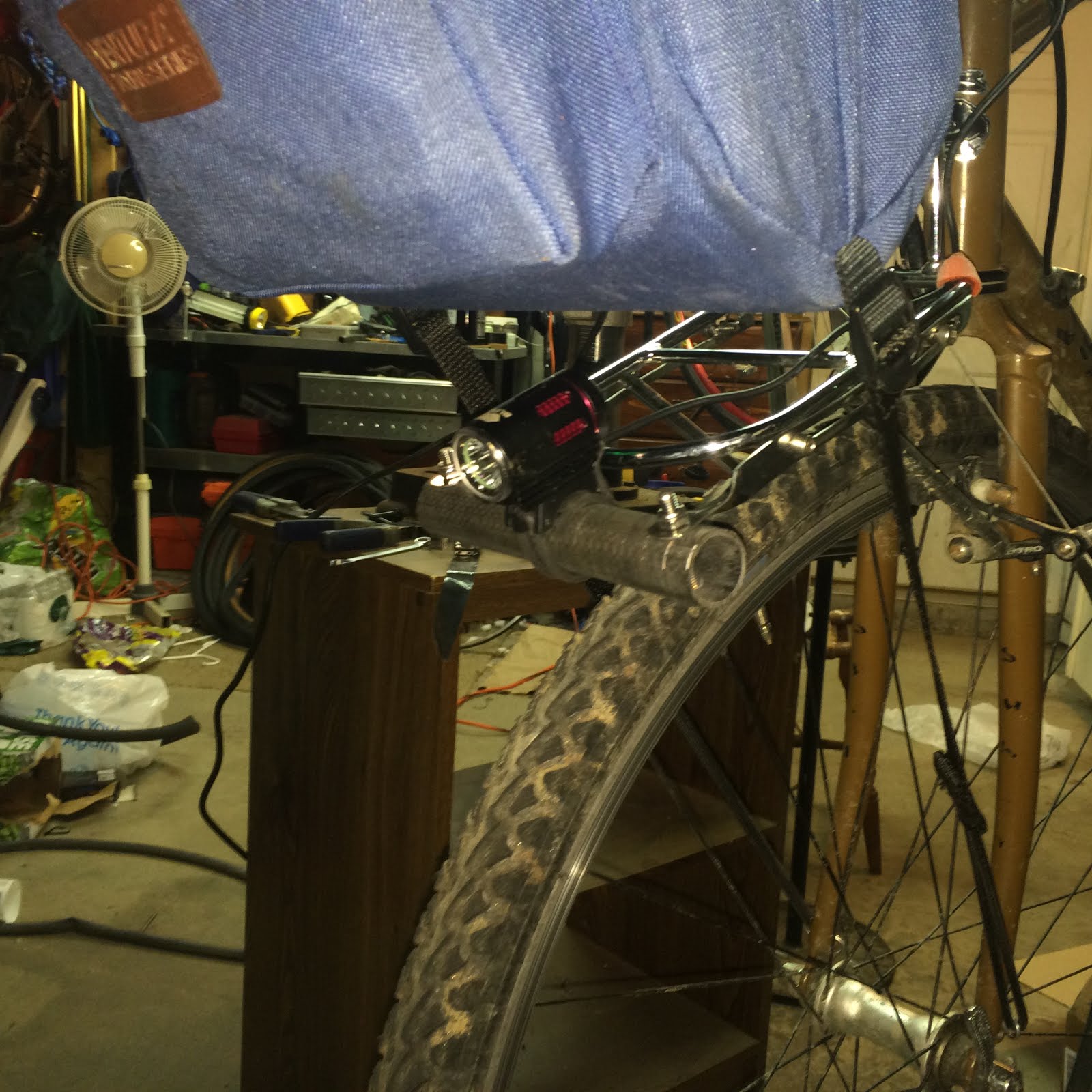 Cyclesnack: DIY: Front Rack Light Mount