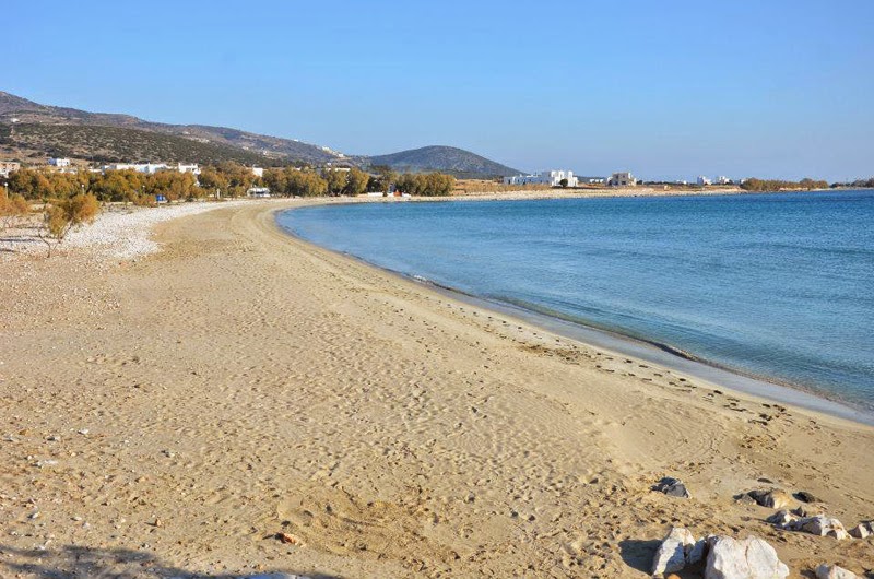 Η ωραία Πάρος: ΛΑΪΚΗ ΣΥΝΕΛΕΥΣΗ ΚΑΙ ΣΥΓΚΕΝΤΡΩΣΗ ΥΠΟΓΡΑΦΩΝ ΓΙΑ ΝΑ ΜΗΝ ...