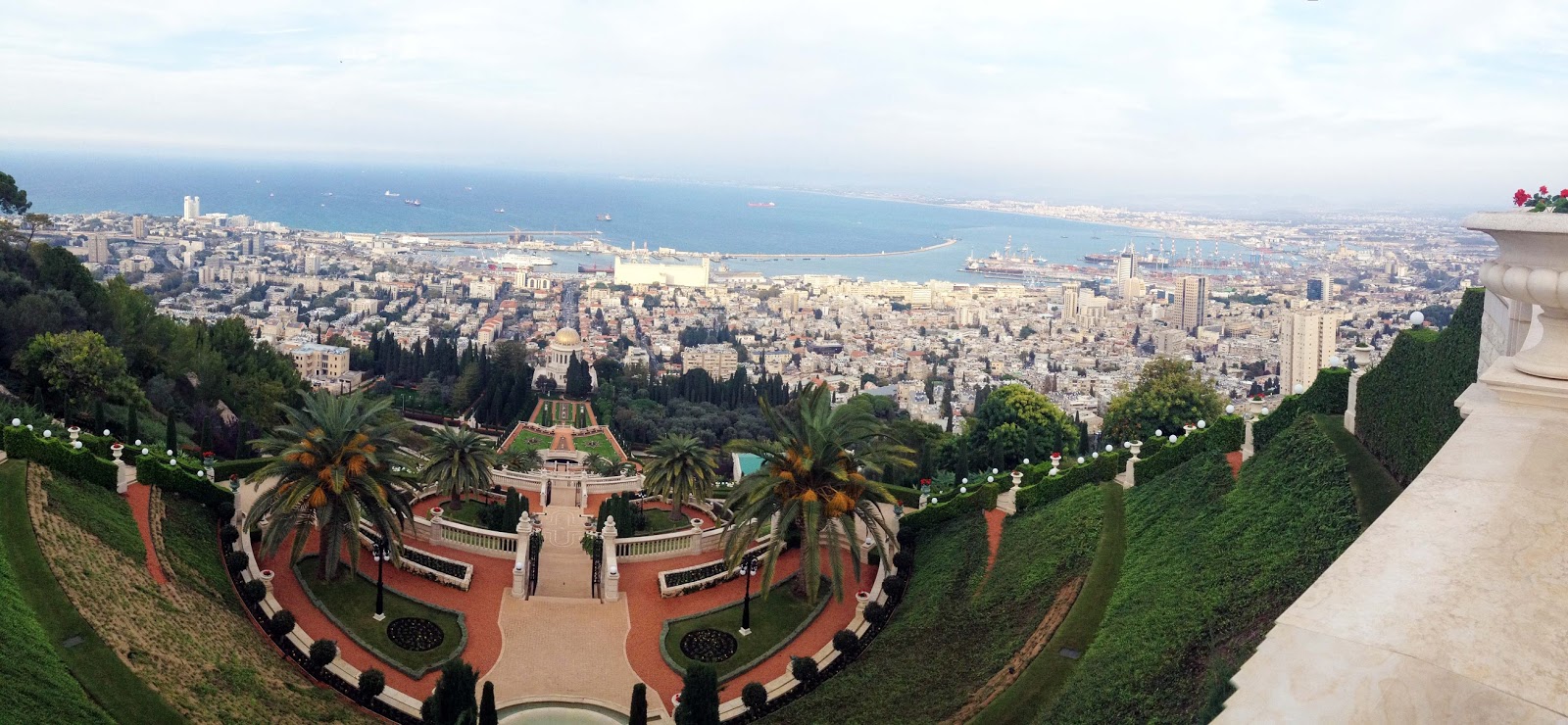 Through Picture: Haifa: Israeli city on the slopes of Mount Carmel
