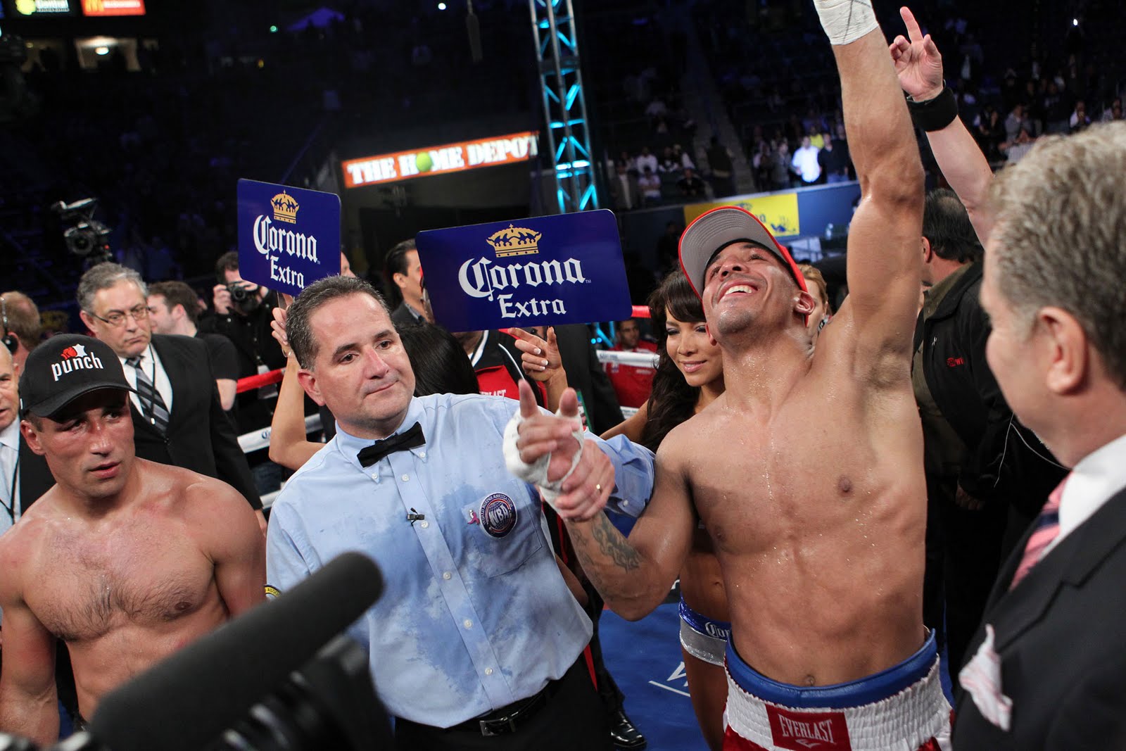 Thoughts on Boxing, Boxers and Fights: Andre Ward Defeats Arthur Abraham