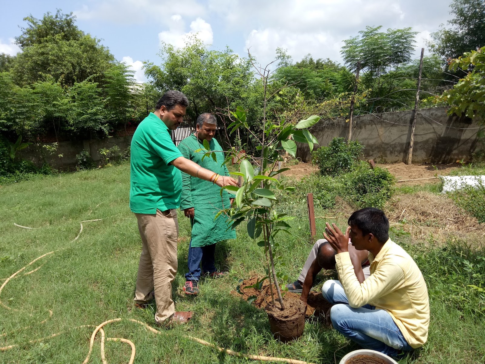 SELF SUSTAINABLE COMMUNITY